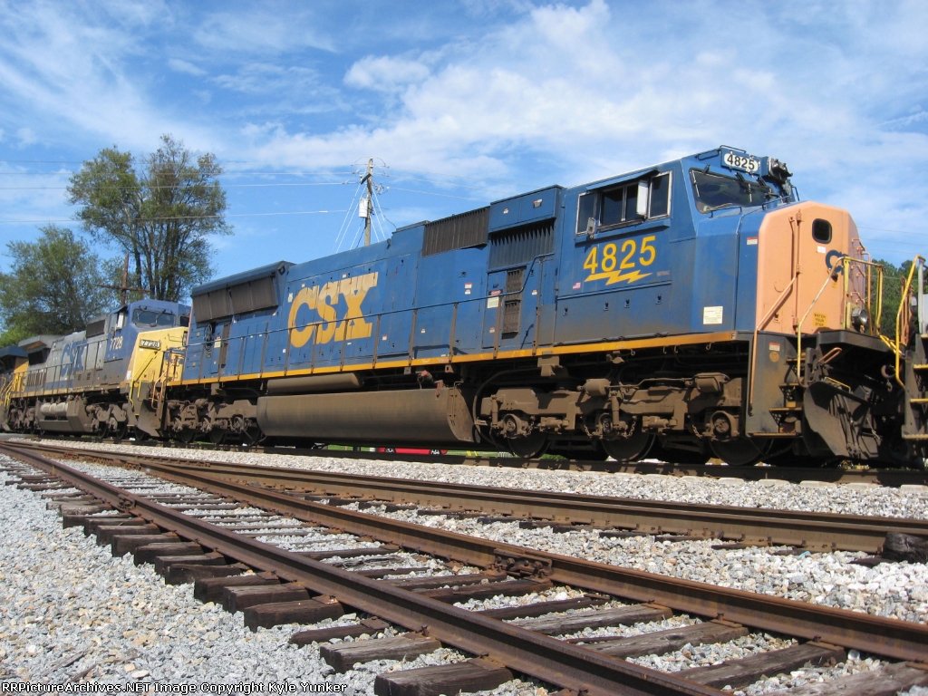 CSX 4825